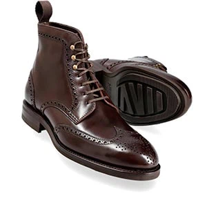 Wingtip boots