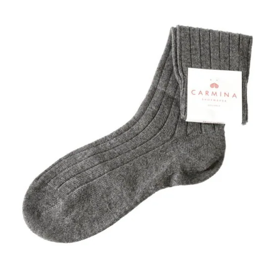 SOCKS IN GREY