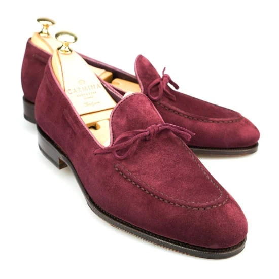 STRING LOAFER IN BURGUNDY SUEDE